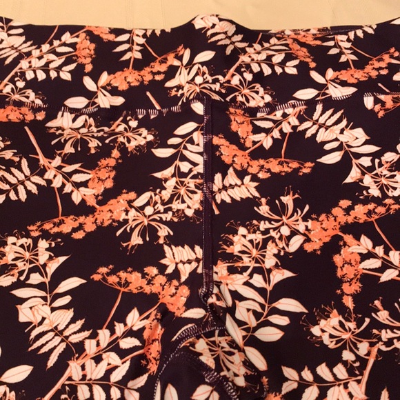 Fabletics | Pants & Jumpsuits | Fabletics Salar Capri Printed Powerhold ...